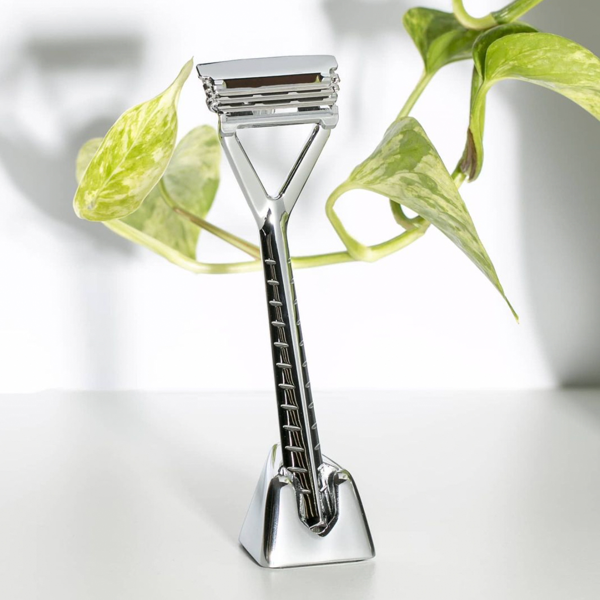 Leaf Pivoting Head Razor – Green Life Trading Co.
